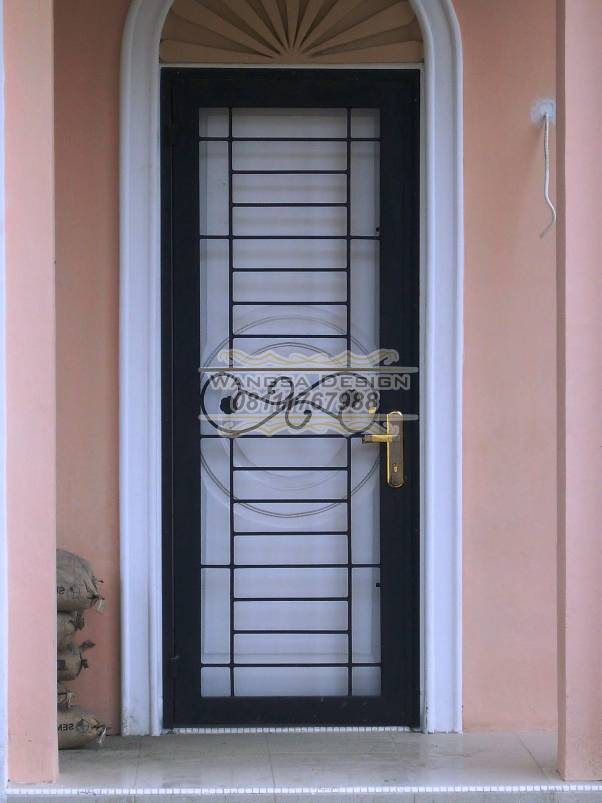 Model Pintu Besi Minimalis Kawat Nyamuk dan Kaca - Wangsa Design Besi Tempa